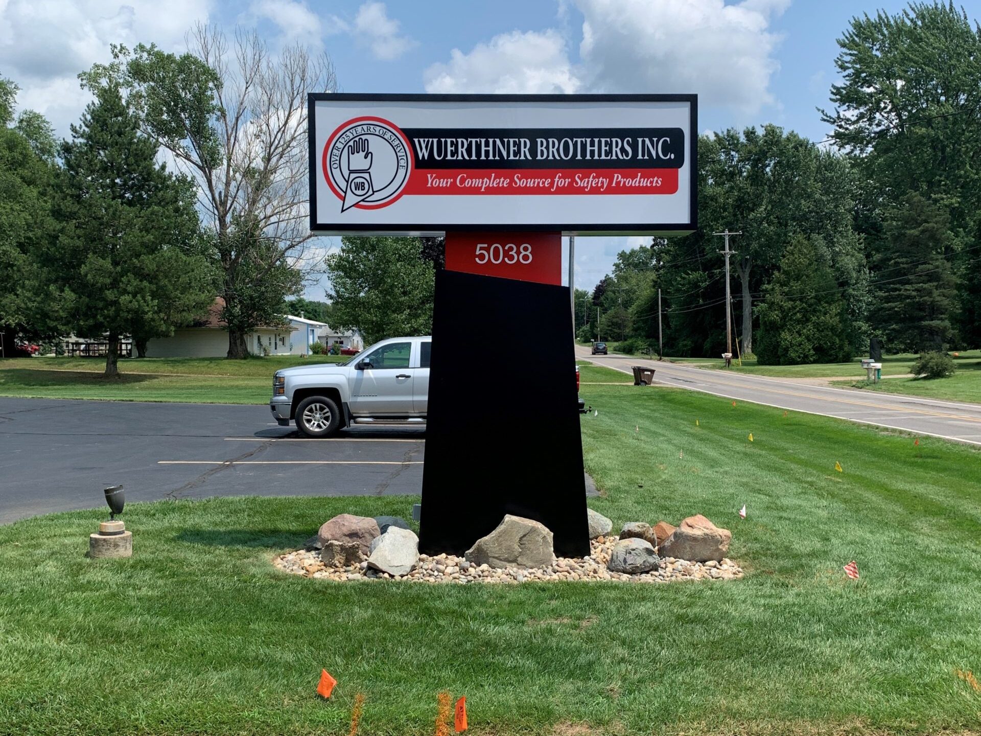 Pylon Signs from Johnson Sign | Custom Pylon Sign Manufacturer